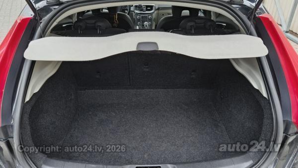 Melns Volvo V40 2013 Tallina, ar dzinēja tilpumu 2.00 L un nobraukumu 193 tūkst. km par 7300 €, foto 7 vietnē AUTOMOTO.COM.LV