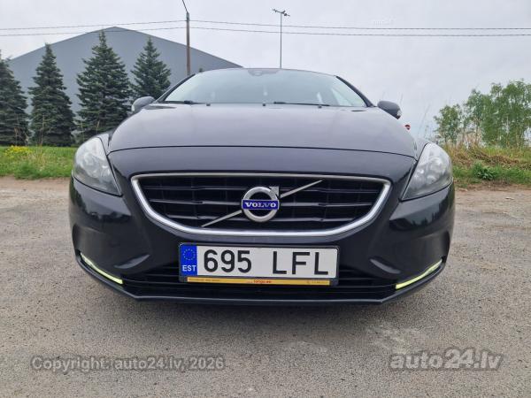 Black Volvo V40 2013 in Tallinn, with an engine capacity of 1.60 L and mileage of 344 thousand km for 5490 €, photo 5 on AUTOMOTO.COM.LV