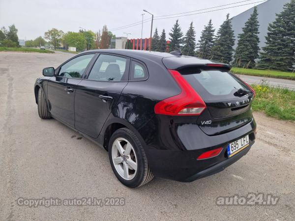 Black Volvo V40 2013 in Tallinn, with an engine capacity of 1.60 L and mileage of 344 thousand km for 5490 €, photo 7 on AUTOMOTO.COM.LV