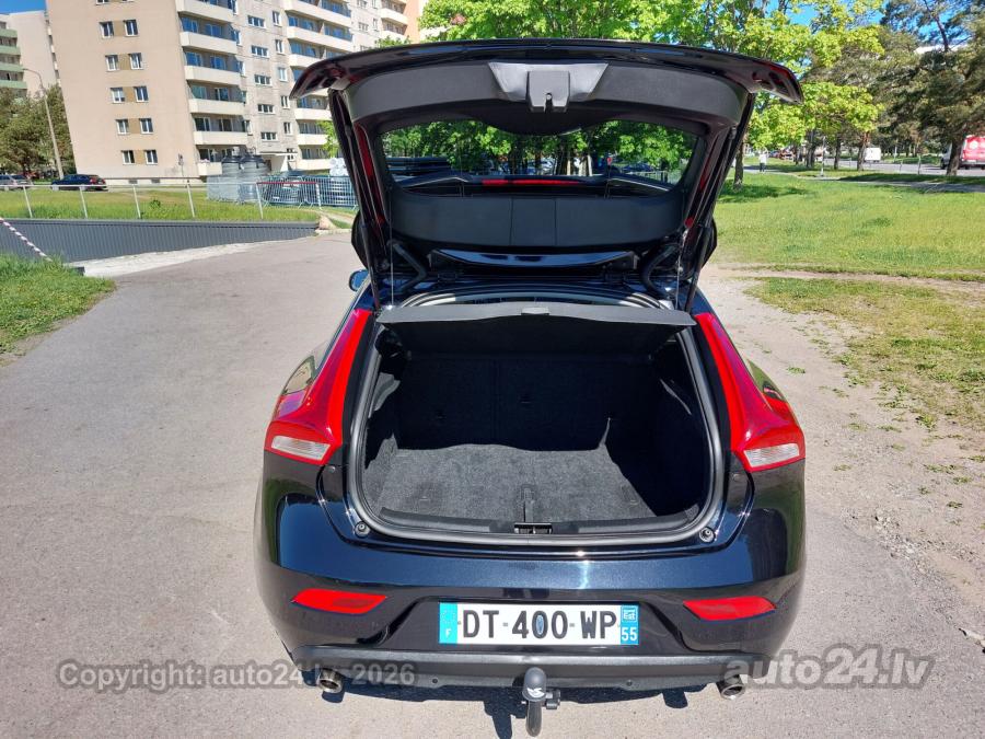 Melns Volvo V40 2013 Tallina, ar dzinēja tilpumu 1.60 L un nobraukumu 251 tūkst. km par 6700 €, foto 13 vietnē AUTOMOTO.COM.LV