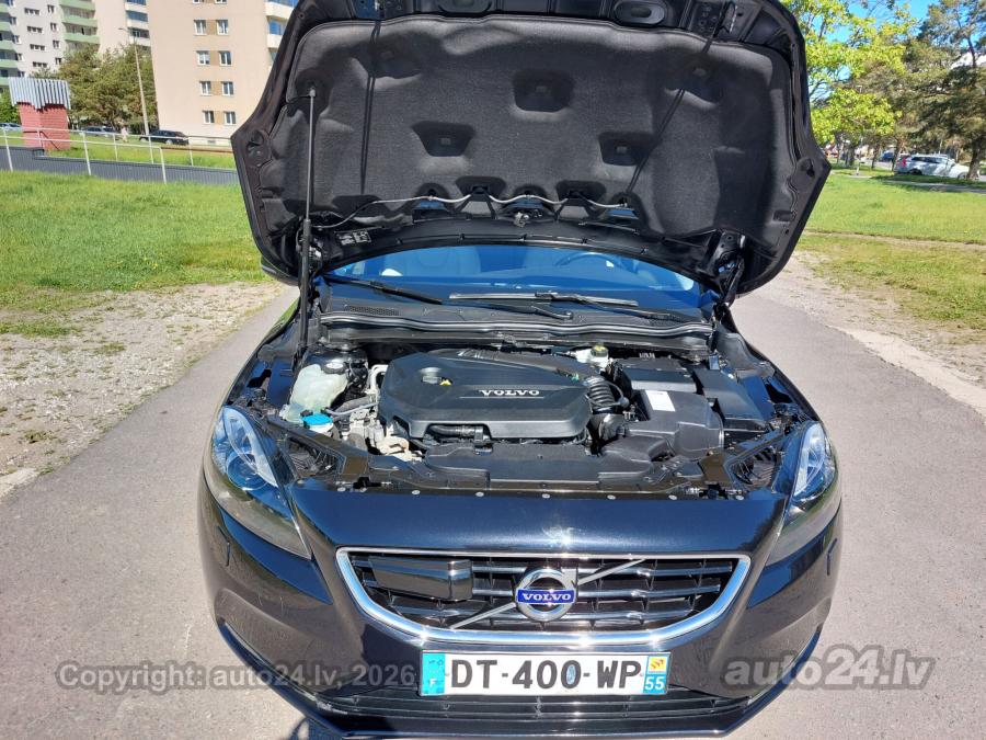 Melns Volvo V40 2013 Tallina, ar dzinēja tilpumu 1.60 L un nobraukumu 251 tūkst. km par 6700 €, foto 14 vietnē AUTOMOTO.COM.LV