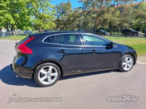 Melns Volvo V40 2013 Tallina, ar dzinēja tilpumu 1.60 L un nobraukumu 251 tūkst. km par 6700 €, foto 18 vietnē AUTOMOTO.COM.LV