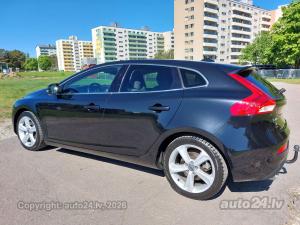 Melns Volvo V40 2013 Tallina, ar dzinēja tilpumu 1.60 L un nobraukumu 251 tūkst. km par 6700 €, foto 19 vietnē AUTOMOTO.COM.LV