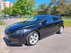 Melns Volvo V40 2013 Tallina, ar dzinēja tilpumu 1.60 L un nobraukumu 251 tūkst. km par 6700 €, foto 20 vietnē AUTOMOTO.COM.LV