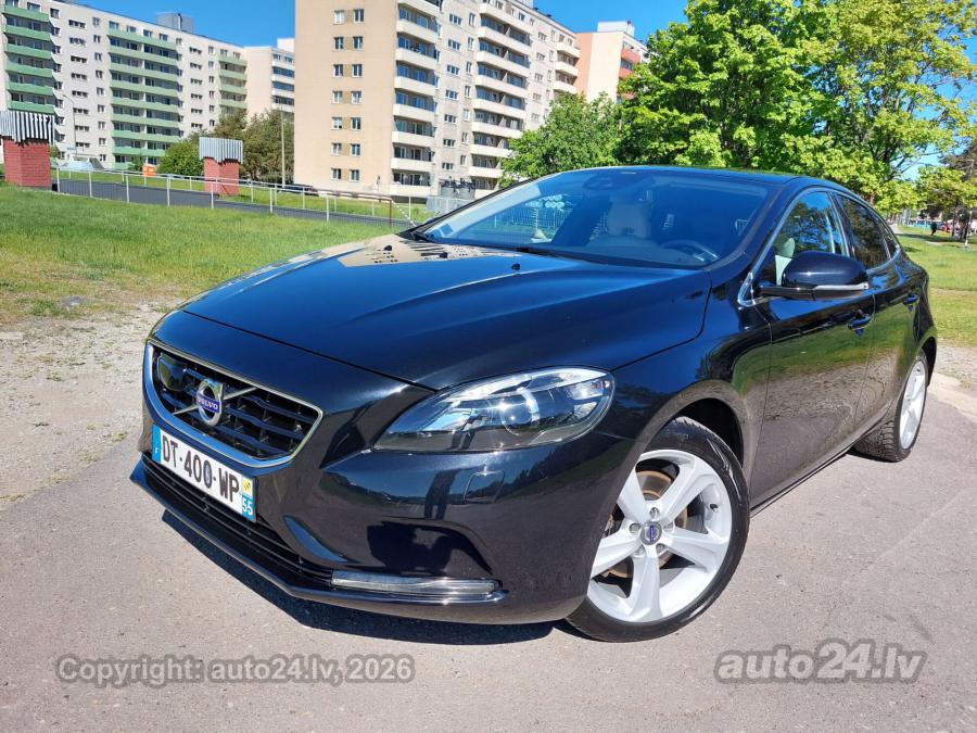Melns Volvo V40 2013 Tallina, ar dzinēja tilpumu 1.60 L un nobraukumu 251 tūkst. km par 6700 €, foto 25 vietnē AUTOMOTO.COM.LV