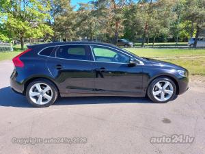 Melns Volvo V40 2013 Tallina, ar dzinēja tilpumu 1.60 L un nobraukumu 251 tūkst. km par 6700 €, foto 26 vietnē AUTOMOTO.COM.LV