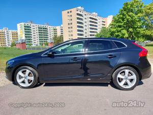 Melns Volvo V40 2013 Tallina, ar dzinēja tilpumu 1.60 L un nobraukumu 251 tūkst. km par 6700 €, foto 27 vietnē AUTOMOTO.COM.LV