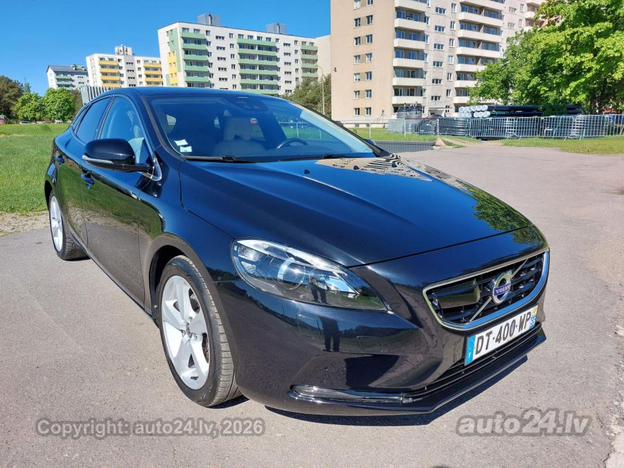 Melns Volvo V40 2013 Tallina, ar dzinēja tilpumu 1.60 L un nobraukumu 251 tūkst. km par 6700 €, foto 28 vietnē AUTOMOTO.COM.LV
