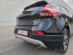 Black Volvo V40 2013 in Riga, with an engine capacity of 2.00 L and mileage of 419 thousand km for 5900 €, photo 10 on AUTOMOTO.COM.LV