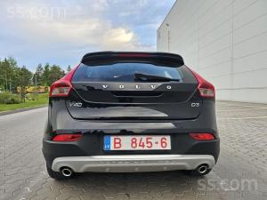 Black Volvo V40 2013 in Riga, with an engine capacity of 2.00 L and mileage of 419 thousand km for 5900 €, photo 11 on AUTOMOTO.COM.LV