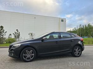 Black Volvo V40 2013 in Riga, with an engine capacity of 2.00 L and mileage of 419 thousand km for 5900 €, photo 14 on AUTOMOTO.COM.LV
