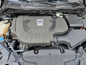 Black Volvo V40 2013 in Riga, with an engine capacity of 2.00 L and mileage of 419 thousand km for 5900 €, photo 19 on AUTOMOTO.COM.LV