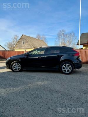 Melns Volvo V40 2013 Jelgava, ar dzinēja tilpumu 1.60 L un nobraukumu 232 tūkst. km par 6200 €, foto 5 vietnē AUTOMOTO.COM.LV