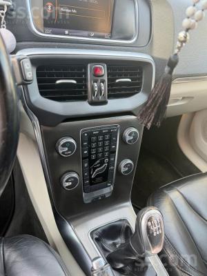 Melns Volvo V40 2013 Jelgava, ar dzinēja tilpumu 1.60 L un nobraukumu 232 tūkst. km par 6200 €, foto 11 vietnē AUTOMOTO.COM.LV