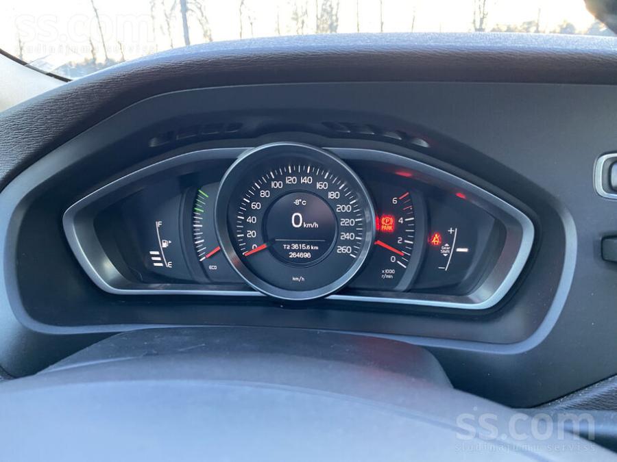 Melns Volvo V40 2013 Rīga, ar dzinēja tilpumu 1.60 L un nobraukumu 266 tūkst. km par 6150 €, foto 15 vietnē AUTOMOTO.COM.LV