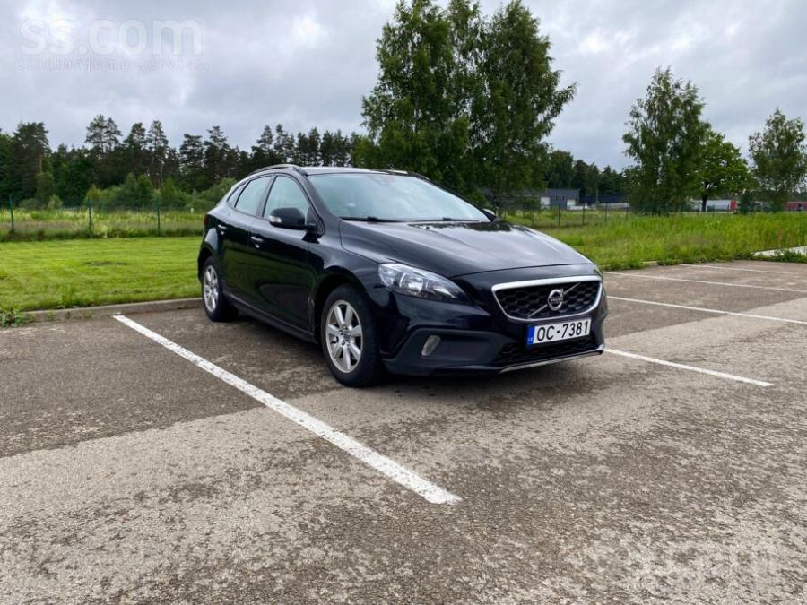 Melns Volvo V40 2013 Rīga, ar dzinēja tilpumu 1.60 L un nobraukumu 273 tūkst. km par 5950 €, foto 3 vietnē AUTOMOTO.COM.LV