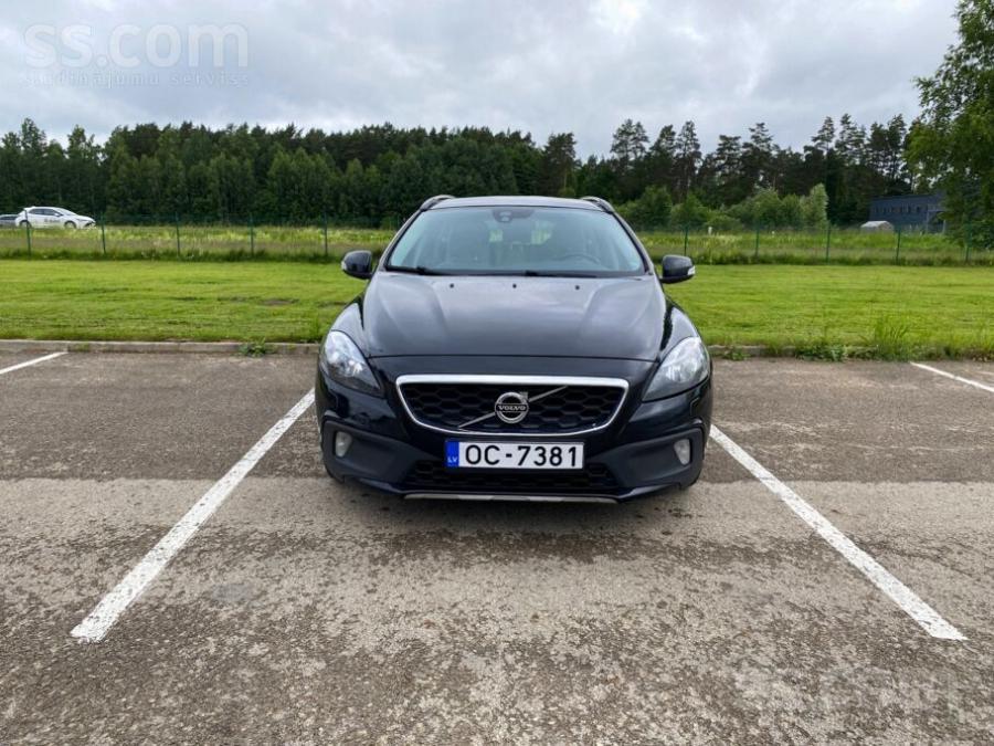 Melns Volvo V40 2013 Rīga, ar dzinēja tilpumu 1.60 L un nobraukumu 273 tūkst. km par 5950 €, foto 4 vietnē AUTOMOTO.COM.LV