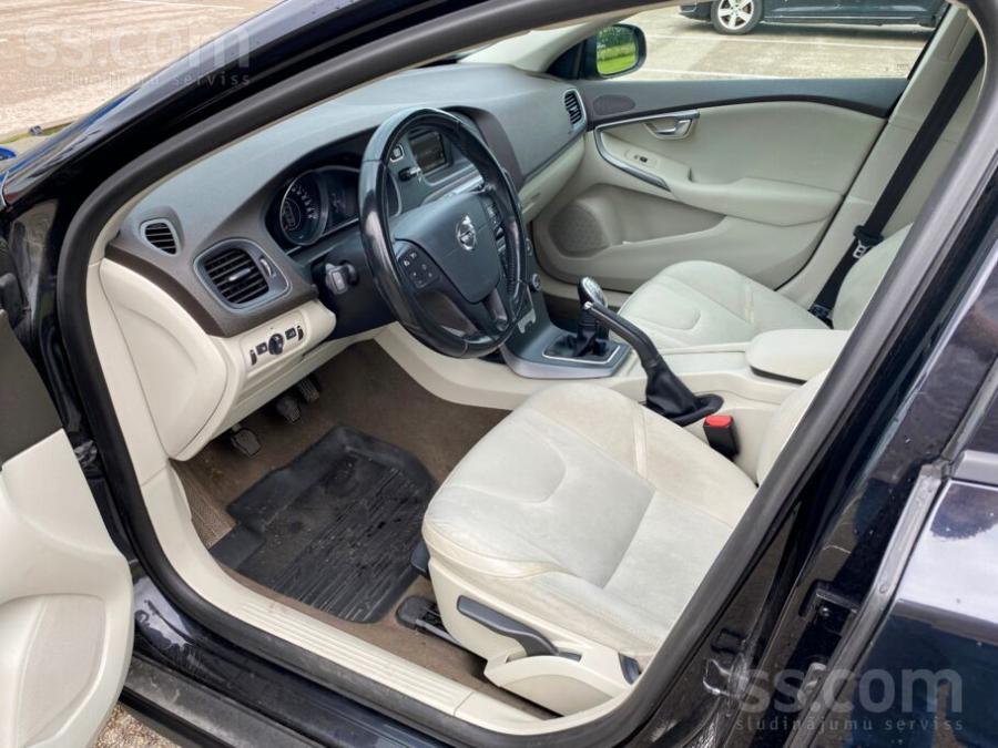 Melns Volvo V40 2013 Rīga, ar dzinēja tilpumu 1.60 L un nobraukumu 273 tūkst. km par 5950 €, foto 11 vietnē AUTOMOTO.COM.LV