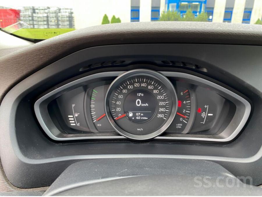Melns Volvo V40 2013 Rīga, ar dzinēja tilpumu 1.60 L un nobraukumu 273 tūkst. km par 5950 €, foto 14 vietnē AUTOMOTO.COM.LV