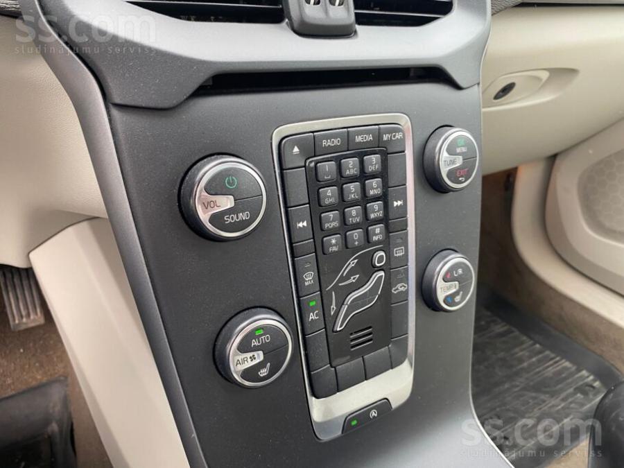 Melns Volvo V40 2013 Rīga, ar dzinēja tilpumu 1.60 L un nobraukumu 273 tūkst. km par 5950 €, foto 16 vietnē AUTOMOTO.COM.LV