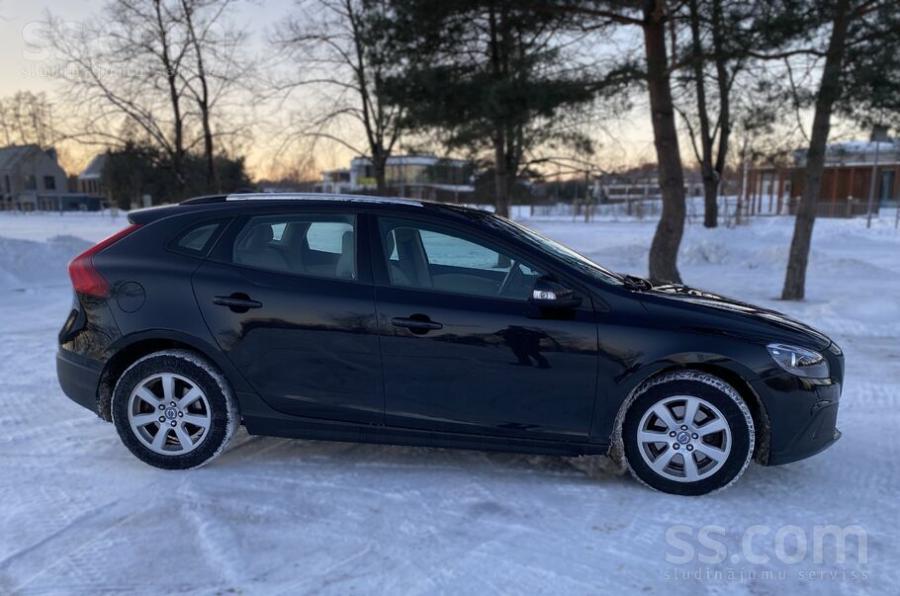 Melns Volvo V40 2013 Rīga, ar dzinēja tilpumu 1.60 L un nobraukumu 266 tūkst. km par 5900 €, foto 7 vietnē AUTOMOTO.COM.LV