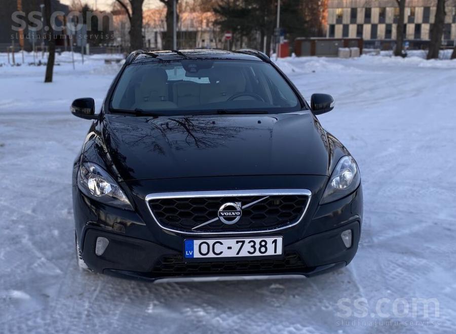 Melns Volvo V40 2013 Rīga, ar dzinēja tilpumu 1.60 L un nobraukumu 266 tūkst. km par 5900 €, foto 9 vietnē AUTOMOTO.COM.LV