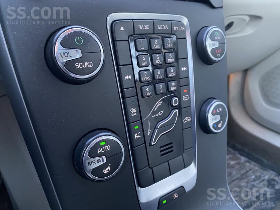 Melns Volvo V40 2013 Rīga, ar dzinēja tilpumu 1.60 L un nobraukumu 266 tūkst. km par 5900 €, foto 19 vietnē AUTOMOTO.COM.LV
