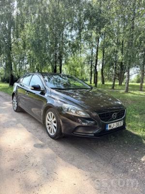 Melns Volvo V40 2013 Rīga, ar dzinēja tilpumu 1.60 L un nobraukumu 236 tūkst. km par 4950 €, foto 3 vietnē AUTOMOTO.COM.LV