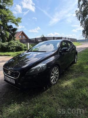 Melns Volvo V40 2013 Rīga, ar dzinēja tilpumu 1.60 L un nobraukumu 236 tūkst. km par 4950 €, foto 4 vietnē AUTOMOTO.COM.LV
