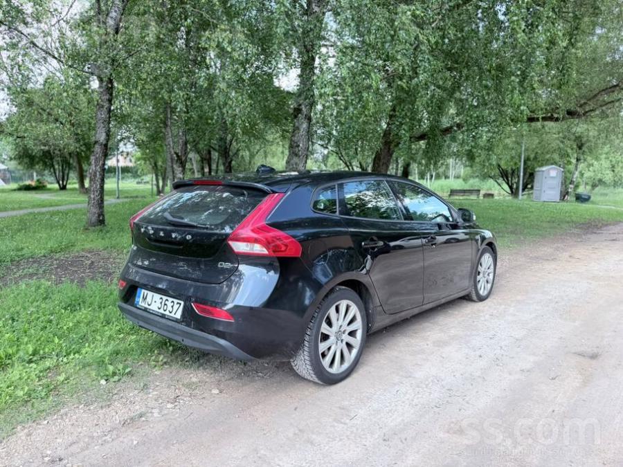 Melns Volvo V40 2013 Rīga, ar dzinēja tilpumu 1.60 L un nobraukumu 236 tūkst. km par 4950 €, foto 7 vietnē AUTOMOTO.COM.LV