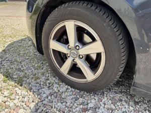 Melns Volvo V40 2013 Alīta, ar dzinēja tilpumu 1.60 L un nobraukumu 295 tūkst. km par 4850 €, foto 16 vietnē AUTOMOTO.COM.LV