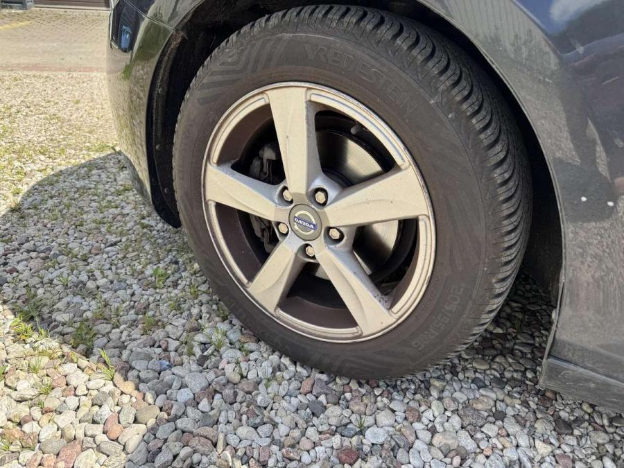 Melns Volvo V40 2013 Alīta, ar dzinēja tilpumu 1.60 L un nobraukumu 295 tūkst. km par 4850 €, foto 16 vietnē AUTOMOTO.COM.LV
