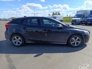 Черный Вольво В40 2013 в Авиженяй, объемом двигателя 1.60 л и пробегом 260 тыс. км за 5000 €, фото 7 на AUTOMOTO.COM.LV