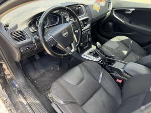 Black Volvo V40 2013 in Alytus, with an engine capacity of 1.60 L and mileage of 295 thousand km for 4600 €, photo 7 on AUTOMOTO.COM.LV