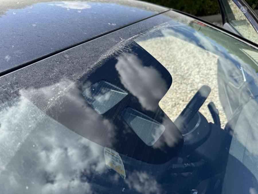 Black Volvo V40 2013 in Alytus, with an engine capacity of 1.60 L and mileage of 295 thousand km for 4600 €, photo 17 on AUTOMOTO.COM.LV