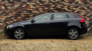 Melns Volvo V40 2013 Rīga, ar dzinēja tilpumu 1.60 L un nobraukumu 259 tūkst. km par 5400 €, foto 6 vietnē AUTOMOTO.COM.LV