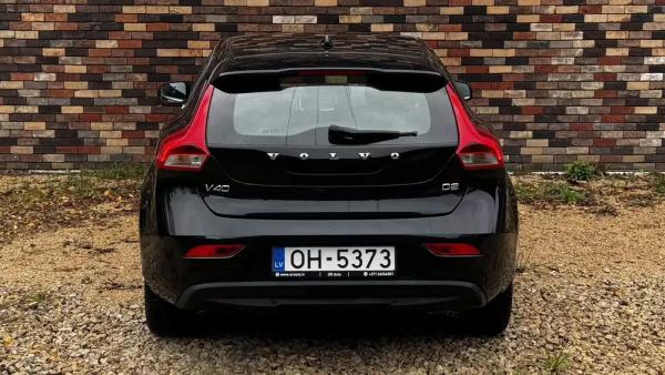 Melns Volvo V40 2013 Rīga, ar dzinēja tilpumu 1.60 L un nobraukumu 259 tūkst. km par 5400 €, foto 6 vietnē AUTOMOTO.COM.LV