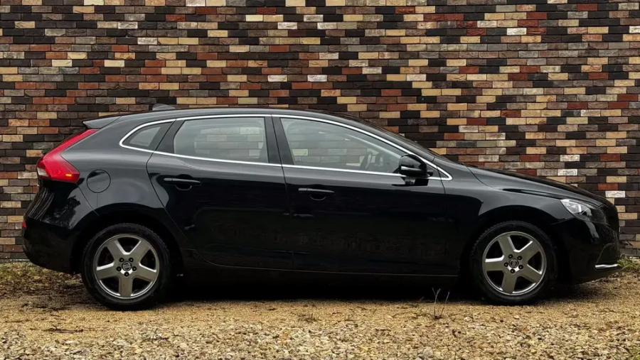 Melns Volvo V40 2013 Rīga, ar dzinēja tilpumu 1.60 L un nobraukumu 259 tūkst. km par 5400 €, foto 8 vietnē AUTOMOTO.COM.LV