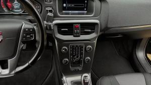 Melns Volvo V40 2013 Rīga, ar dzinēja tilpumu 1.60 L un nobraukumu 259 tūkst. km par 5400 €, foto 12 vietnē AUTOMOTO.COM.LV