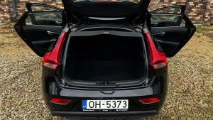 Melns Volvo V40 2013 Rīga, ar dzinēja tilpumu 1.60 L un nobraukumu 259 tūkst. km par 5400 €, foto 14 vietnē AUTOMOTO.COM.LV
