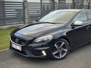 Black Volvo V40 2013 in Jelgava, with an engine capacity of 1.60 L and mileage of 317 thousand km for 6550 €, photo 3 on AUTOMOTO.COM.LV