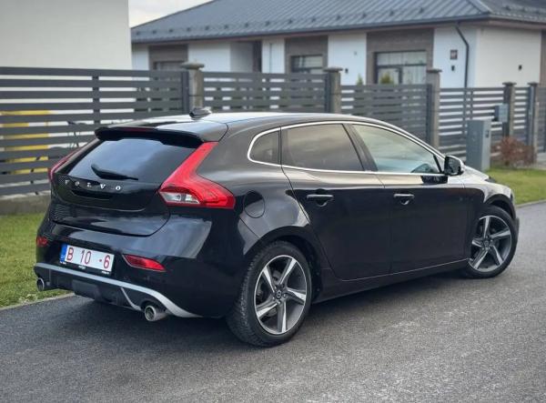 Melns Volvo V40 2013 Jelgava, ar dzinēja tilpumu 1.60 L un nobraukumu 317 tūkst. km par 6550 €, foto 7 vietnē AUTOMOTO.COM.LV