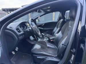 Black Volvo V40 2013 in Jelgava, with an engine capacity of 1.60 L and mileage of 317 thousand km for 6550 €, photo 10 on AUTOMOTO.COM.LV