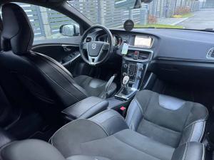 Black Volvo V40 2013 in Jelgava, with an engine capacity of 1.60 L and mileage of 317 thousand km for 6550 €, photo 14 on AUTOMOTO.COM.LV