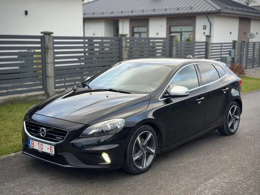 Black Volvo V40 2013 in Jelgava, with an engine capacity of 1.60 L and mileage of 317 thousand km for 6550 €, photo 20 on AUTOMOTO.COM.LV