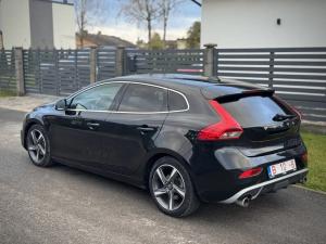 Black Volvo V40 2013 in Jelgava, with an engine capacity of 1.60 L and mileage of 317 thousand km for 6550 €, photo 21 on AUTOMOTO.COM.LV