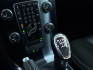 Black Volvo V40 2013 in Jelgava, with an engine capacity of 1.60 L and mileage of 317 thousand km for 6550 €, photo 22 on AUTOMOTO.COM.LV