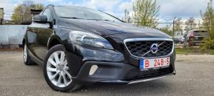 Black Volvo V40 2013 in Riga, with an engine capacity of 1.60 L and mileage of 197 thousand km for 8800 €, photo 9 on AUTOMOTO.COM.LV