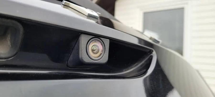 Black Volvo V40 2013 in Riga, with an engine capacity of 1.60 L and mileage of 197 thousand km for 8800 €, photo 18 on AUTOMOTO.COM.LV