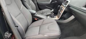 Black Volvo V40 2013 in Riga, with an engine capacity of 1.60 L and mileage of 197 thousand km for 8800 €, photo 33 on AUTOMOTO.COM.LV